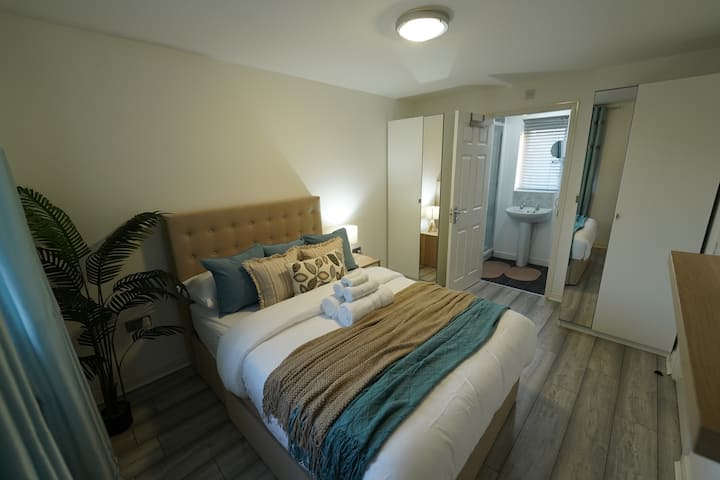 Modern 3-bed Detached Home-contractors & Families - Sherwood Forest