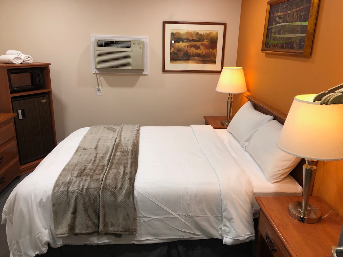 Private room with private bathroom - Bed and breakfasts for Rent in ...