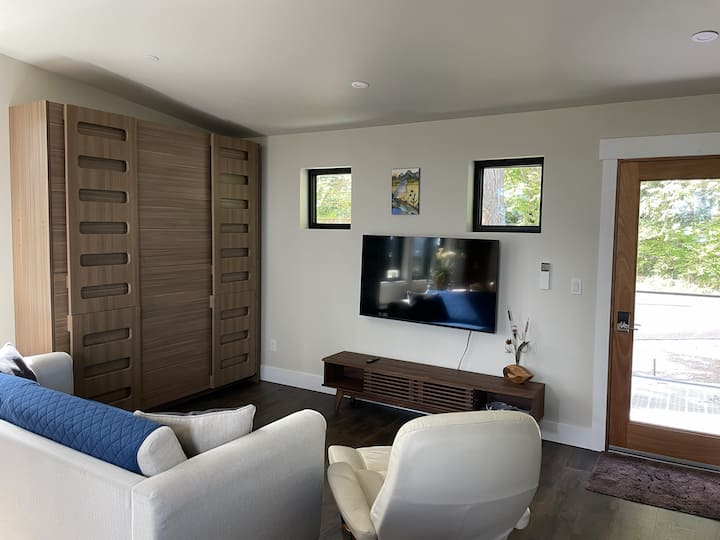 Forest Park Retreat With River Views - Portland, OR