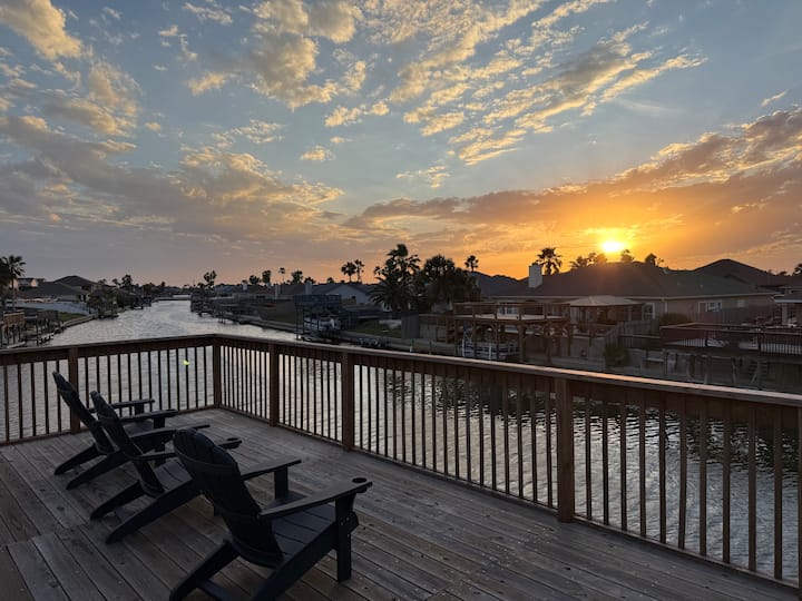 Island Casita
Water View, Right On The Canal! - North Padre Island, TX