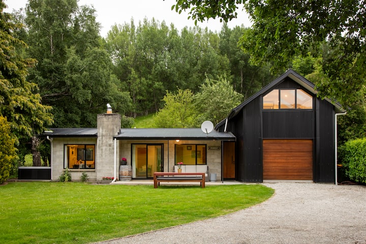 Coronet Peak View | 3br Home With Hot Tub & Garden - Arrowtown