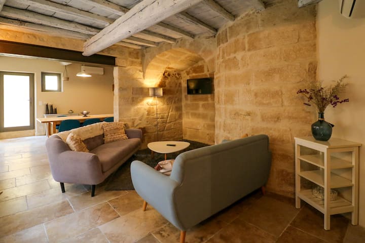 Old-stone And Contemporary Design - Uzès