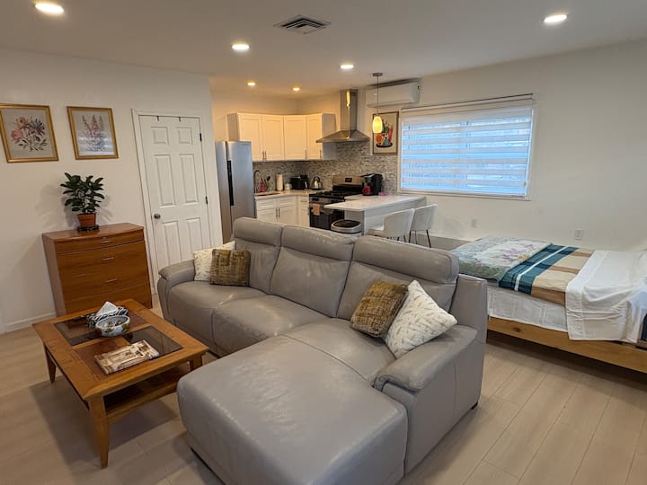 Entire Private Studio In Huntington - Woodbury, NY