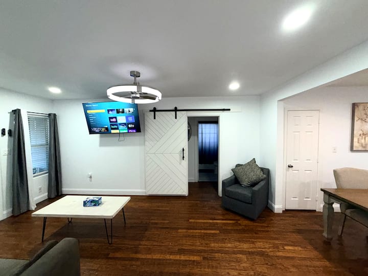 1950’s Charm 3br Cottage - 13 Min To Six Flags - Grand Prairie, TX