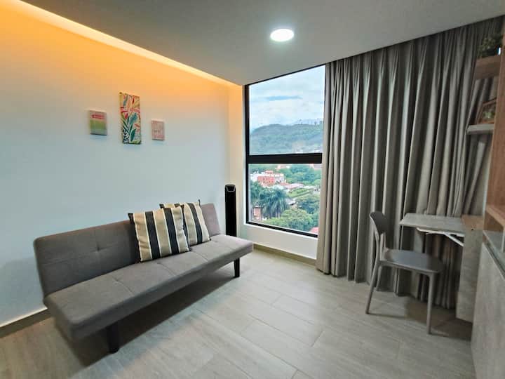 Estudio |Vista Montaña| Piscina| A/c| Jacuzzi | Pq - Cali
