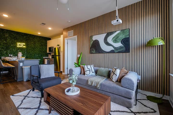 Luxe Retreat With Pool, Gym, Parking, Washer Dryer - Richmond, VA