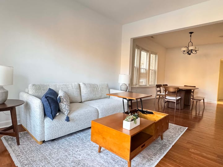 Bright & Stylish Flat In Charming Roscoe Village - Lincoln Park - Chicago