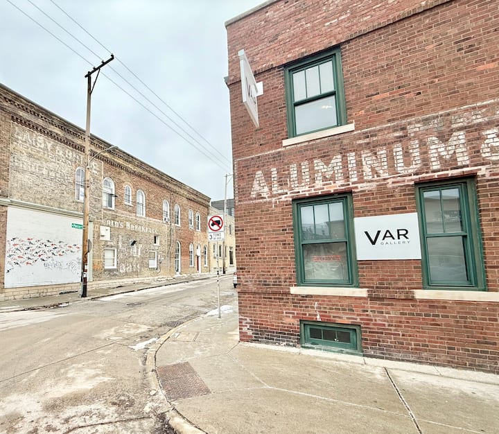 Gallery Apartment - Milwaukee