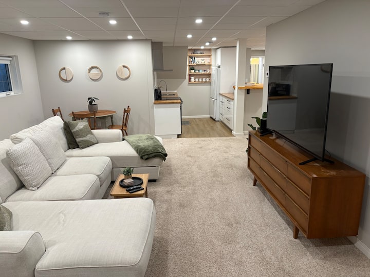 Bright And Airy Lower Level - Kenora