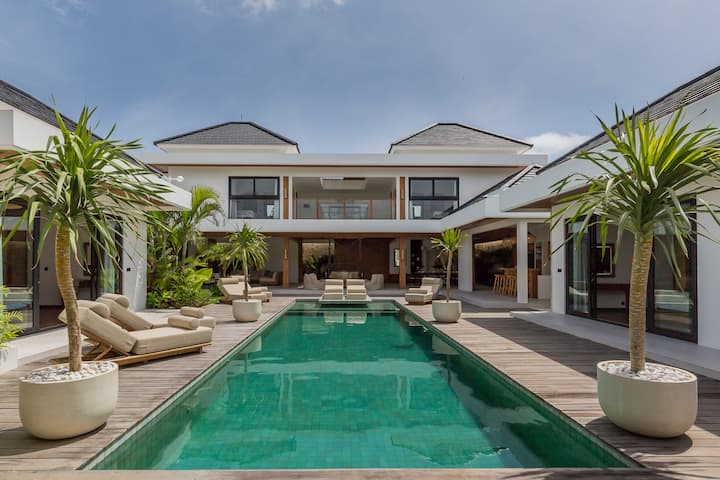 Elegant & Spacious Luxury 4br Villa • 15m Pool - 오스트레일리아