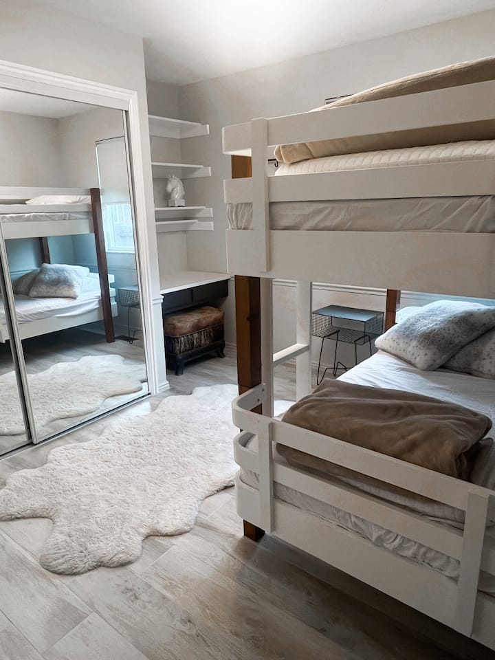 Útulný dom Sandy – Domy na prenajímanie v meste Sandy, Utah, Spojené ...