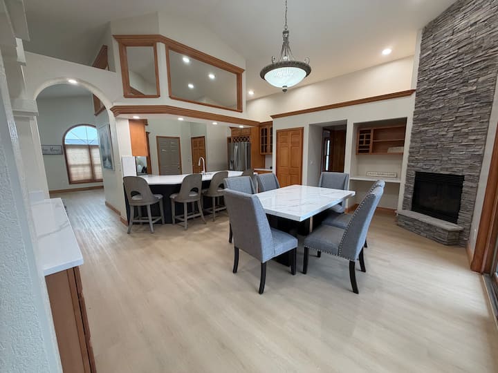 Newly Finished Basement Large Family Home - Waterloo