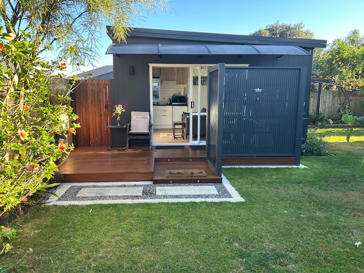 A Stylish Near New Studio - Papamoa
