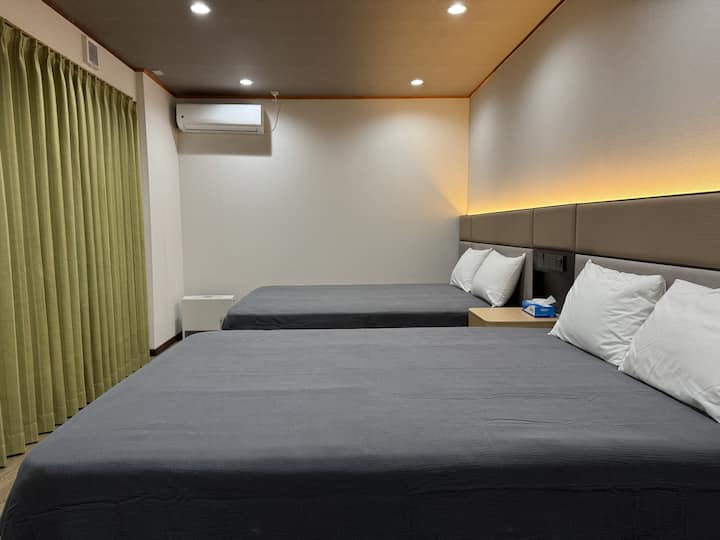 Room With Two Double Beds - 오마치시