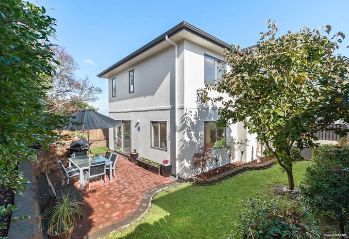Stylish Coastal Living Near Auckland City & Malls - Waiheke Island