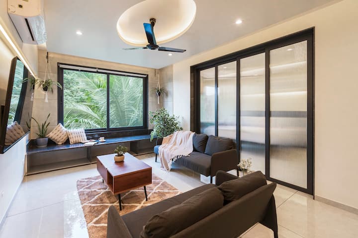 Lux 3bhk | Bathtub | Palm View | Alkapuri Central - Vadodara