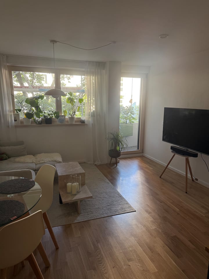 Modernes Apartment Mit Balkon In Schwabing - Moosach