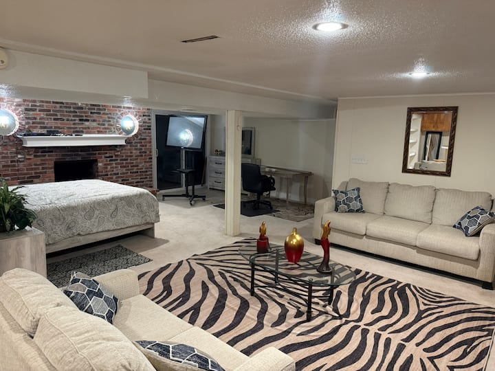 - Private Kc World Cup Basement Suite - Kansas City, MO