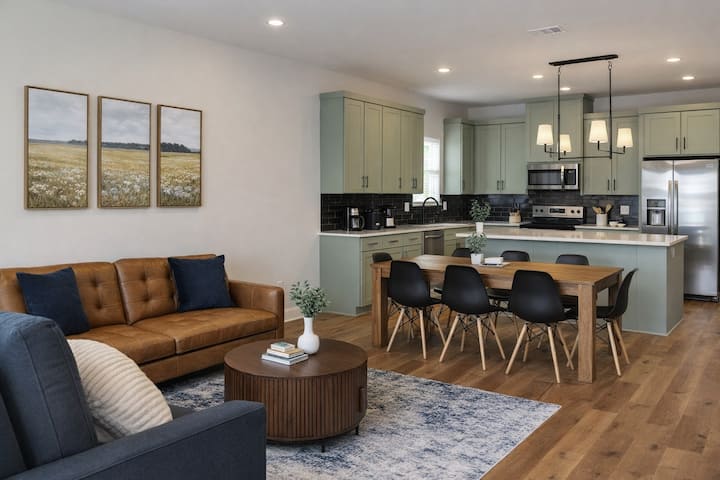 Hilltop Oasis With Cowboy Pool & Lake Access - Lake Granbury, Granbury