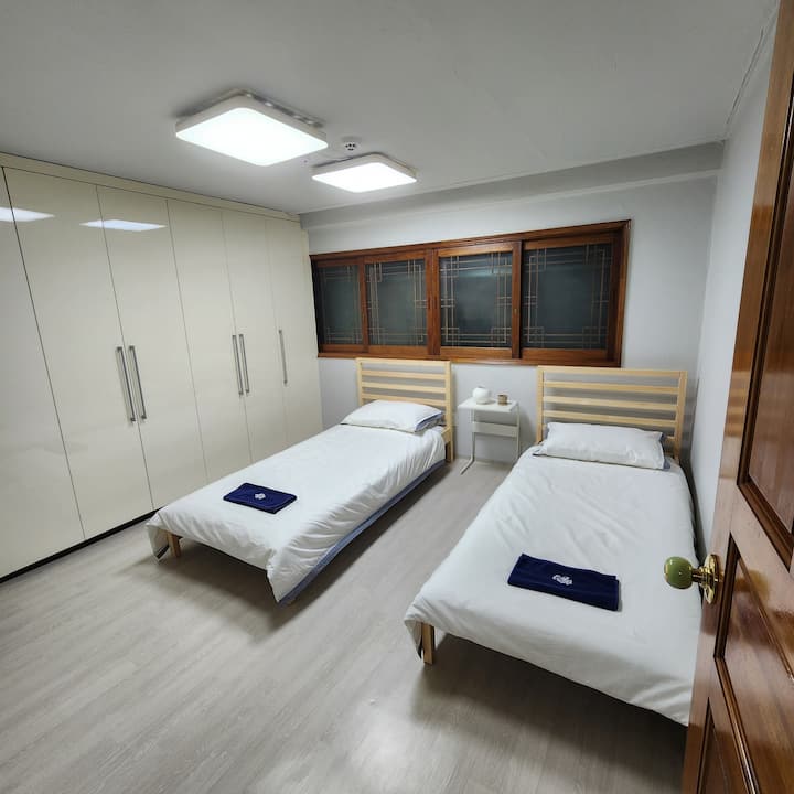 Ddp Nest Spacious Retro – 2 Stops From Myeongdong - Seoul