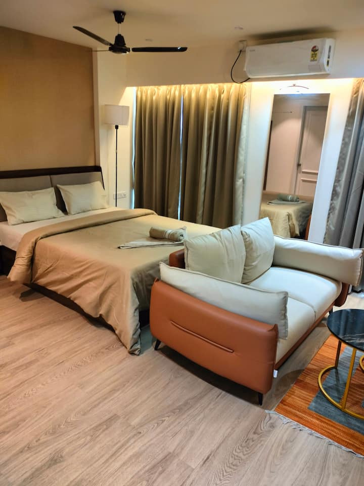 Tiramisu Cream-luxe Studio  Near Symbiosis/airport - Pune