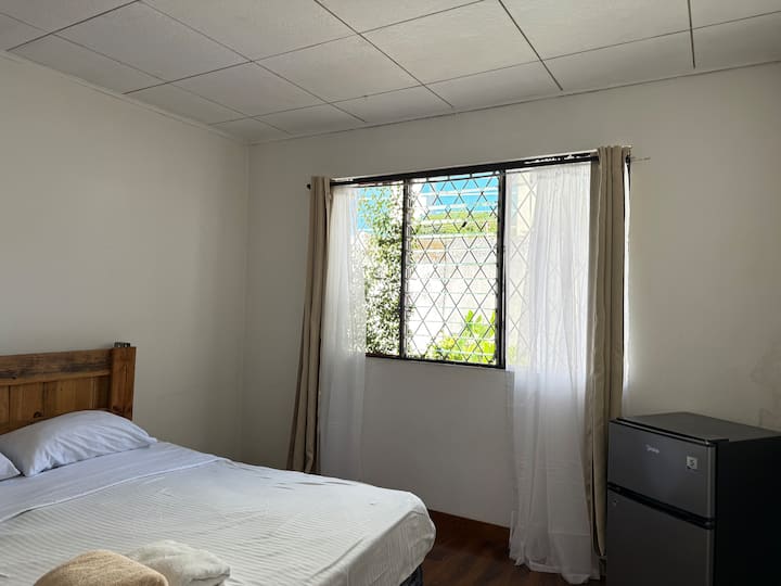 Habitación Espaciosa, Airbn Y Cafetería - San José