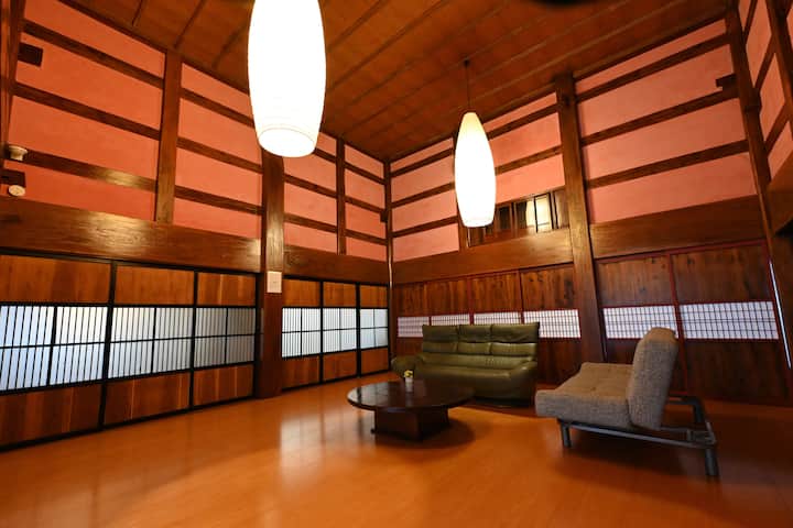 森に囲まれた静かなロケーションにありながら、スキーリゾートや温泉地（赤倉温泉）へアクセスも良好です。 - Myoko