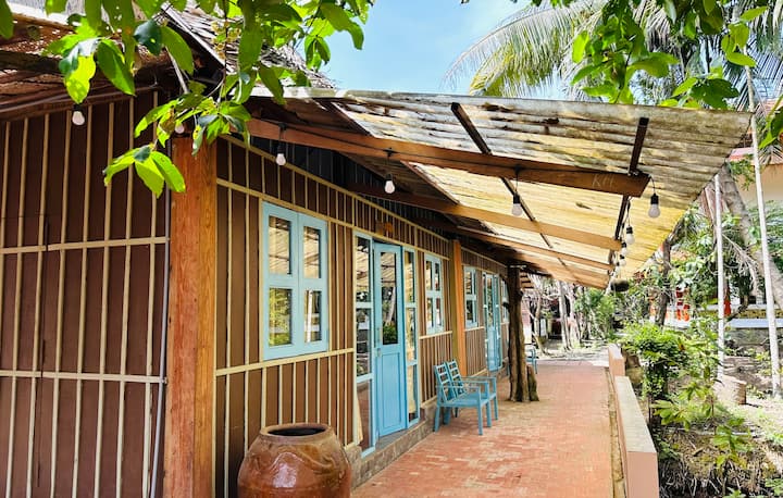 Phòng Nhà Gỗ 3 Giường 09 Tại Nala Retreat - Bến Tre