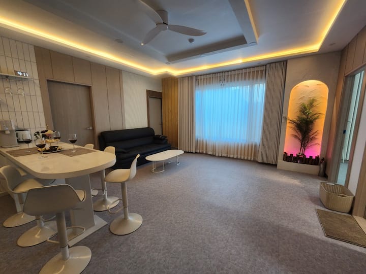 스테이해안 A동
 영일대  2분거리 독채 켐핑하우스 투룸 침대2개 욕실2개 - 포항시