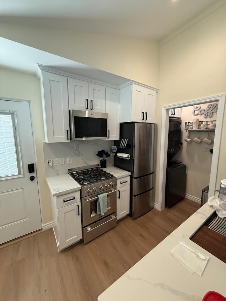 Luxury 1br Suite W/ Kitchen, Laundry, Patio & Bbq - Simi Valley, CA