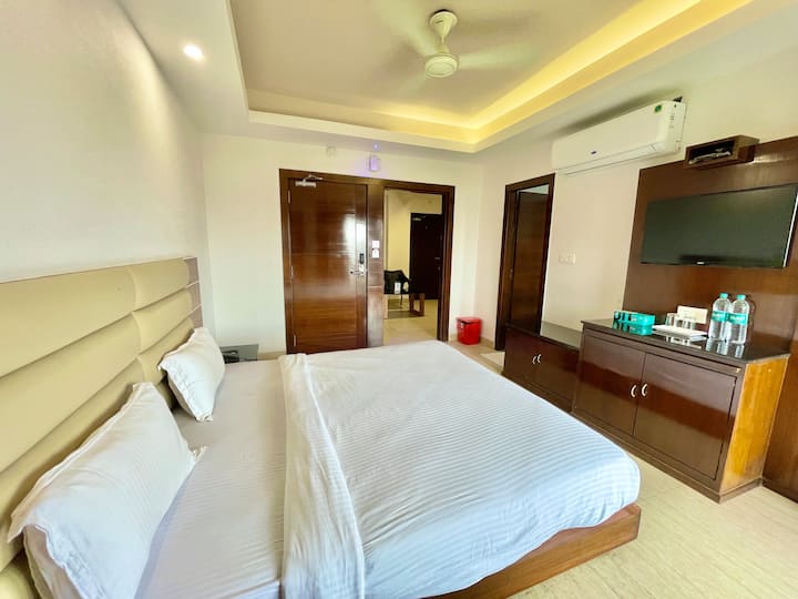 Hotel Rivera - Front Sea Facing Deluxe Double Room - 普里