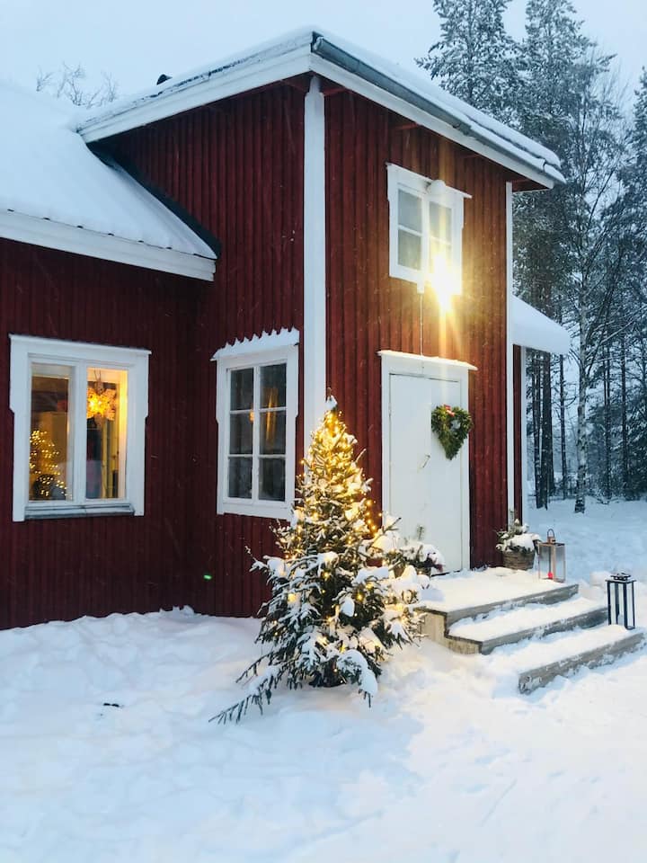 Hurmaava Hirsitalo Omassa Rauhassa - Kittilä