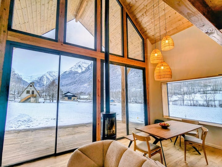 Chalet Neuf Baigné De Lumière Face Aux Montagnes - Loudenvielle