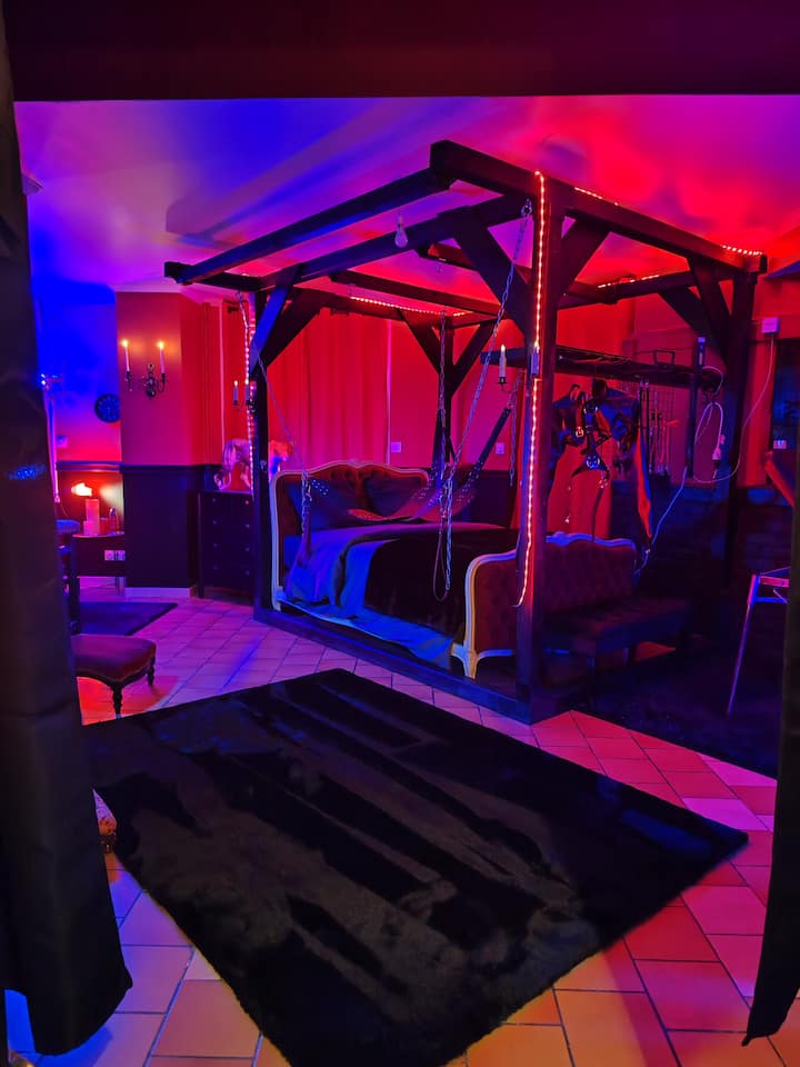 Love Room - Le Donjon Des Désirs - Bdsm - Maubeuge