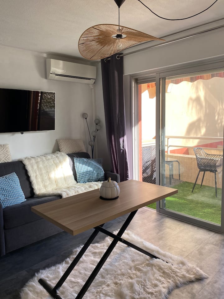 Port Fréjus Saint Raphaël Au Pieds De La Plage - Fréjus