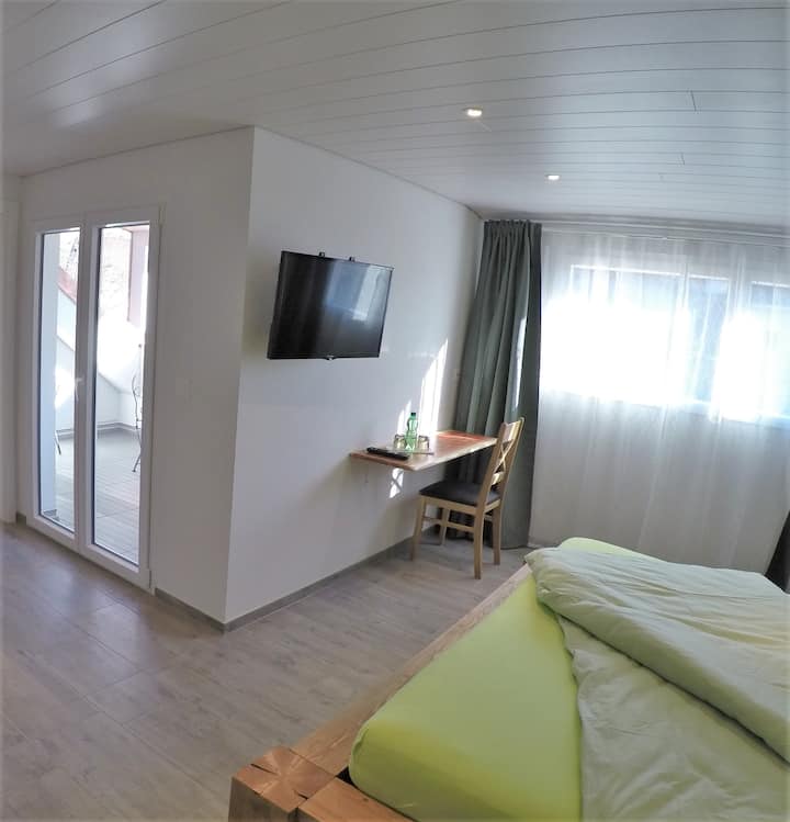 Large, Fully Equipped Flat, Heart Of The Village - Bözen