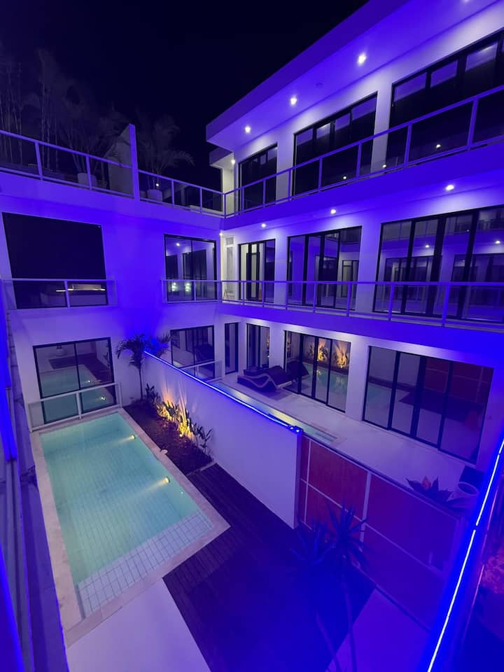 Melrose Place 3 - 15 Bedroom Lux Villa In Seminyak - Kuta