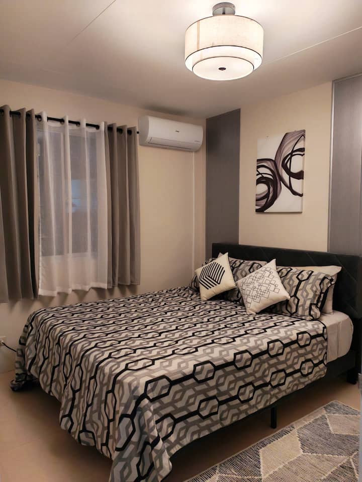 2br Townhouse With Mayon View Cozy & Relaxing - Legazpi City