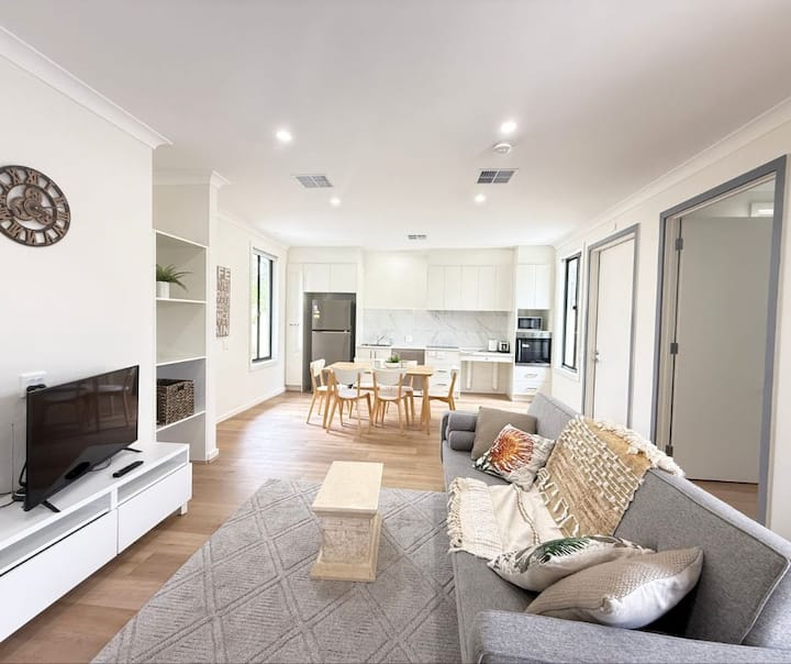 Fully Accessible Home Away From Home - Salisbury