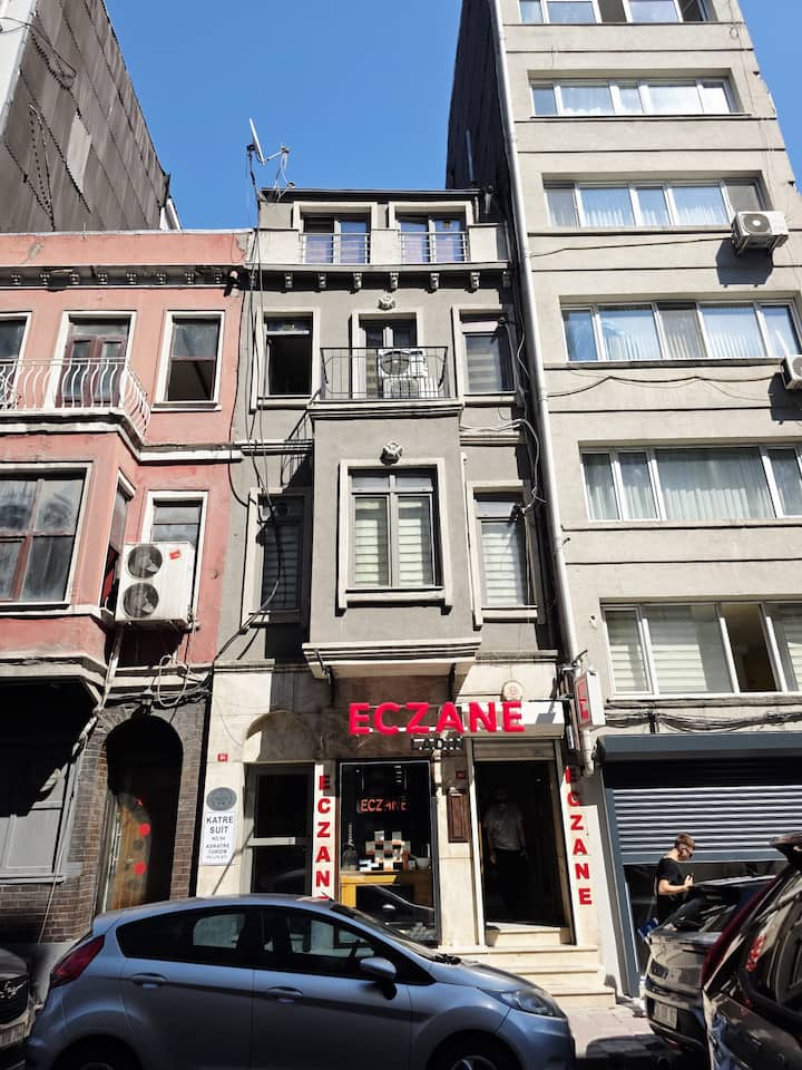 Sisli Main Street Historical Buildings 5 - Estambul