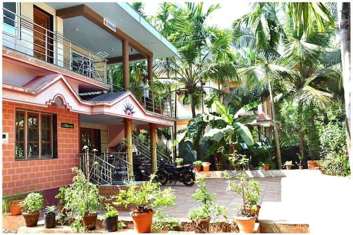 Omkar Homestay- Peaceful Family Homestay - Honnavar