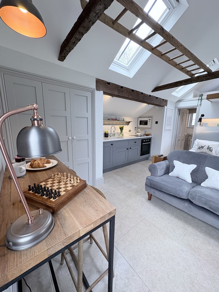 The Wellhouse – Romantic Country Escape In Kent - Bewl Water