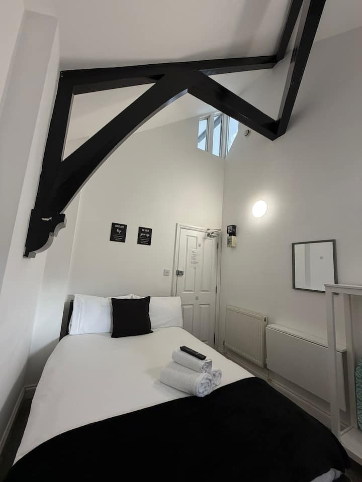 Cosy Comfort On A Budget! - Beckenham