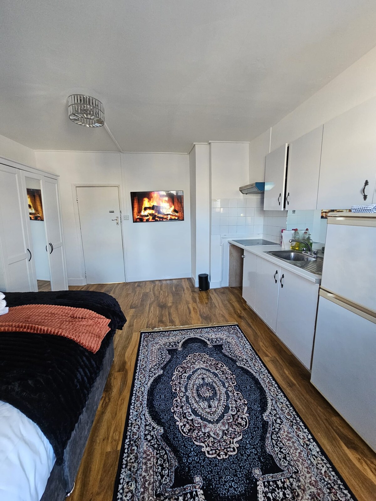 Elegant Studio Retreat in SE17 | Stylish & Private - Flats for Rent in ...