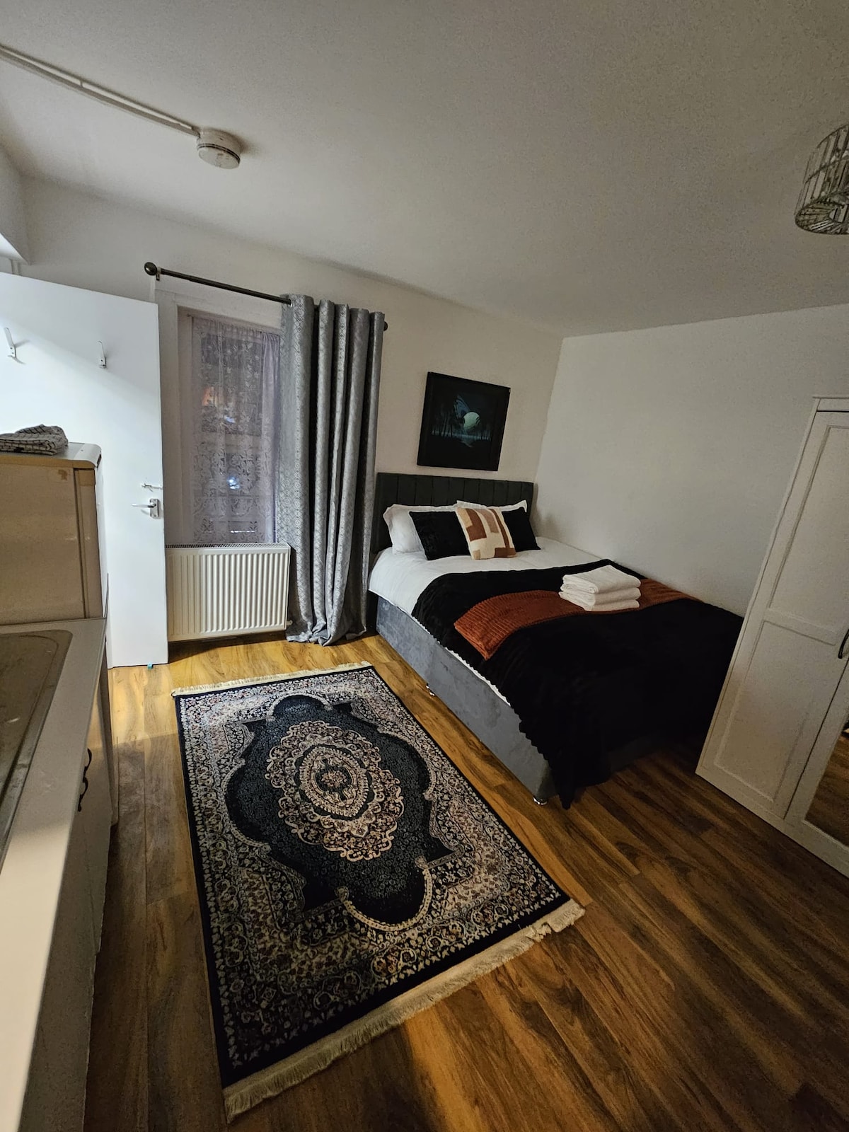 Elegant Studio Retreat in SE17 | Stylish & Private - Flats for Rent in ...