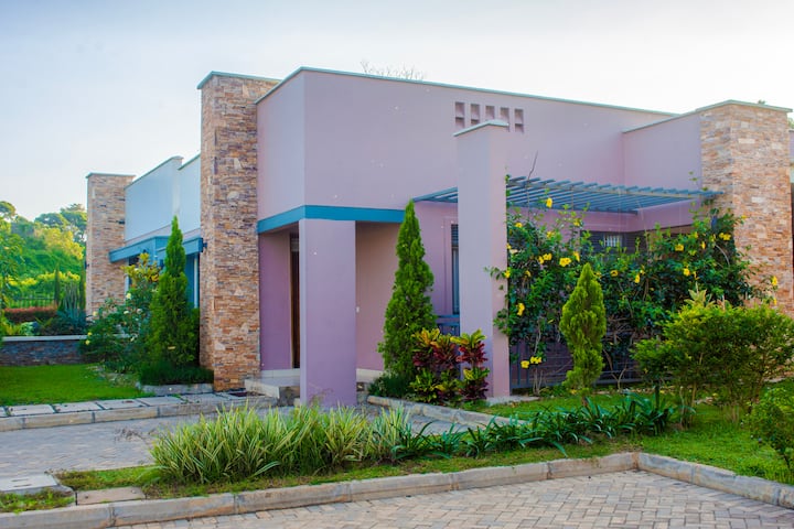 3 Bedrooms Lake Pool -Private Beach And Kids Park - 우간다