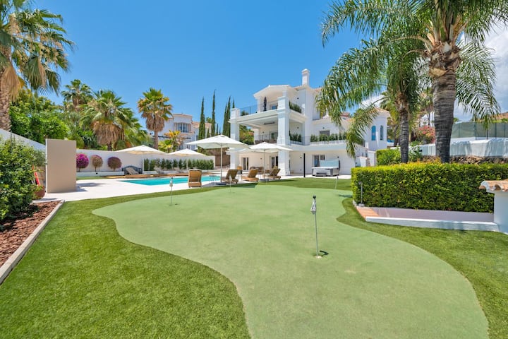 Charming 6 Bedrooms Villa Heart Of Nueva Andalucia - Marbella