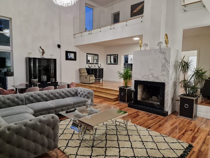 Willa Z Basenem 25 Min Od Centrum Warszawy - Poland