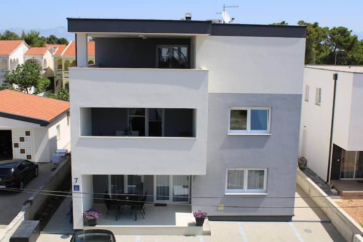 Villa Seven- 1 - Vir