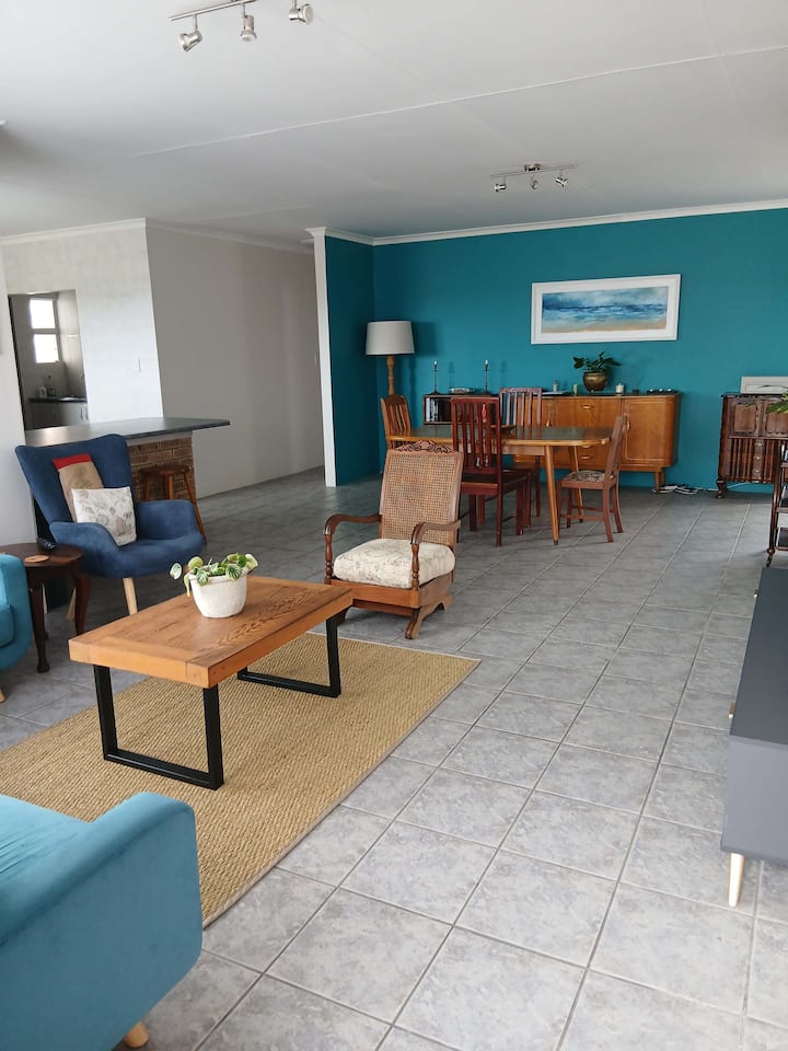 Shanti, Home Away From Home In De Kelders - De Kelders